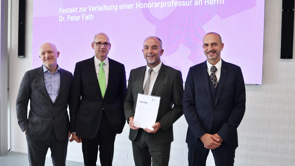 Peter Fath erhält Honorarprofessur – Photovoltaik gehört die Zukunft ...