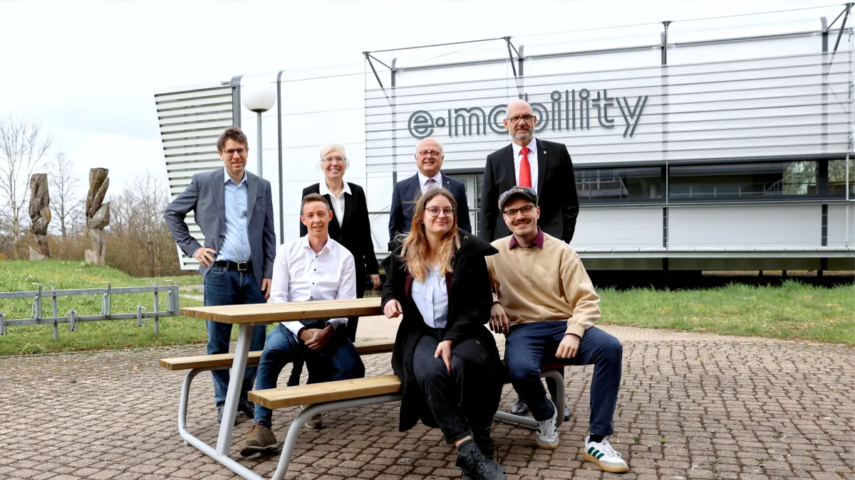 Neue Sitzgelegenheiten auf dem Campus | RWU Hochschule Ravensburg ...