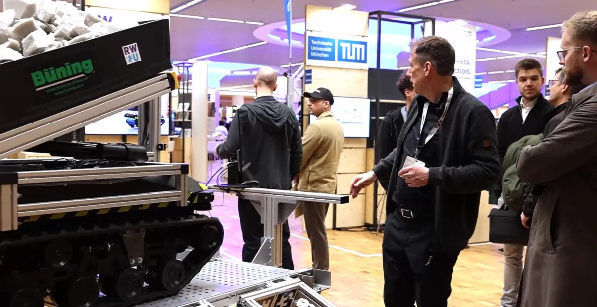 RWU develops autonomous construction machine | RWU Hochschule ...